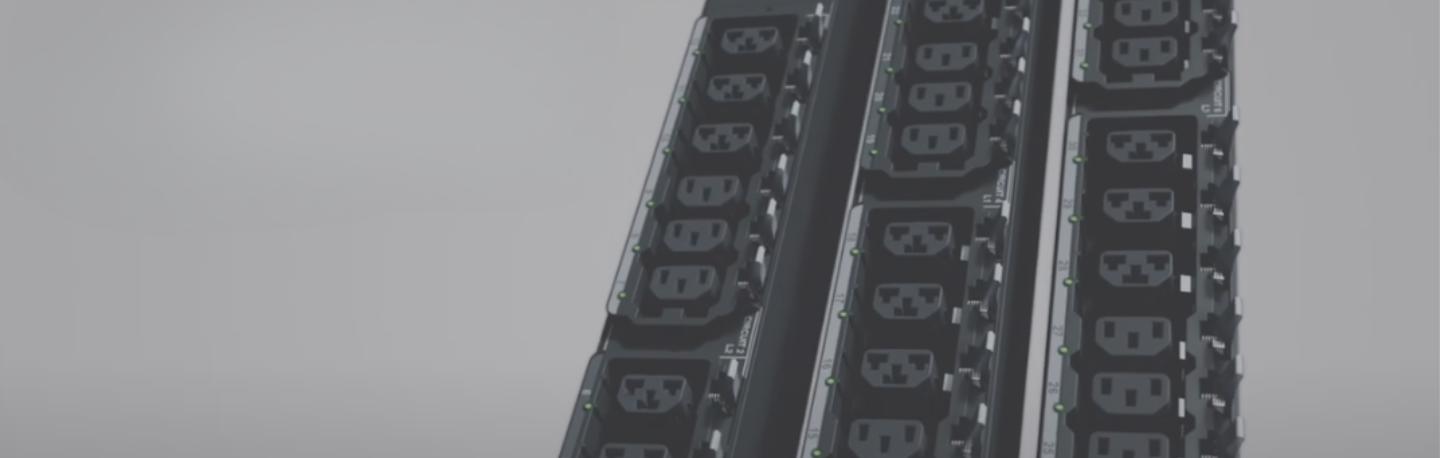 Server Technology PRO4X Rack Power Distribution Unit (PDU) | Legrand Data Center Solutions English